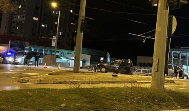 Жена е с опасност за живота след верижна катастрофа в Стара Загора