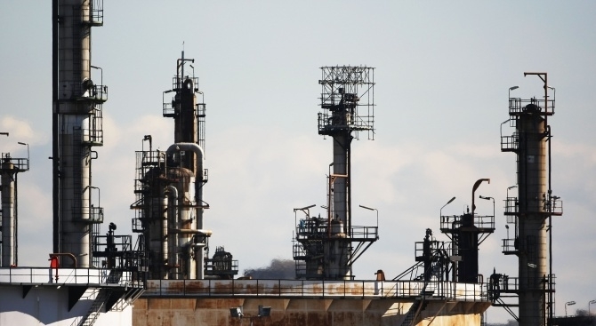 Цената на барел петрол се понижи до 58 67 долара