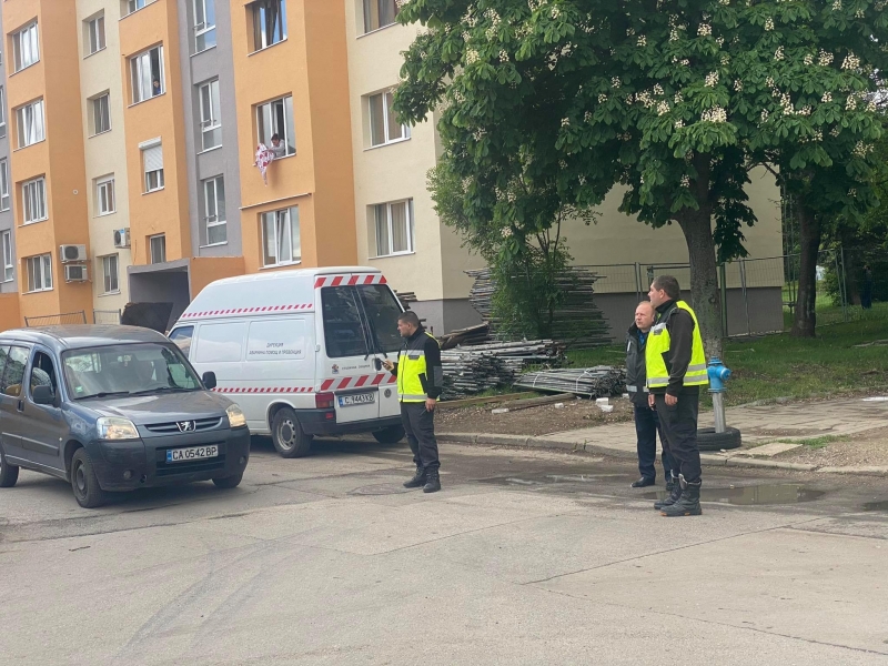 Сигнал за бомба в детска градина вдигна на крак полицаите в София /снимки/