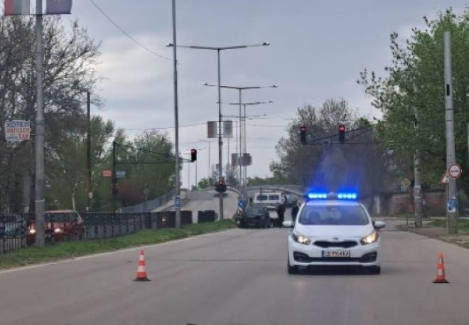 Инцидент на пътя Жена пострада при катастрофа във Видин снимки