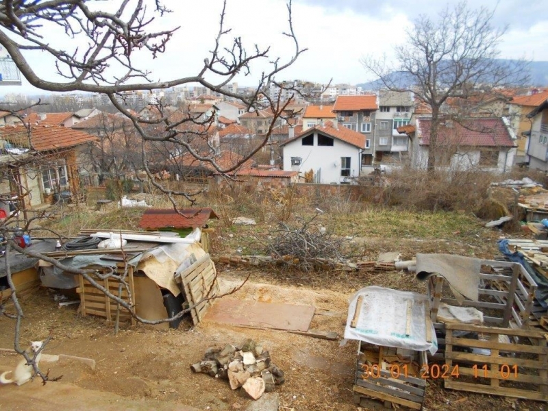 За 90 бона НАП продава парцел в подножието на Врачанския Балкан снимки