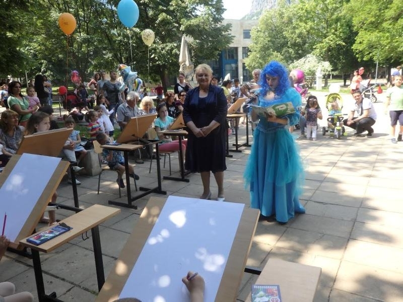 ПП ГЕРБ Враца подари празник на децата