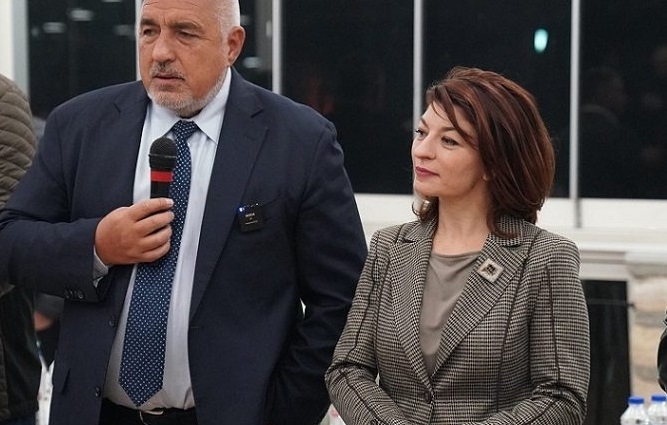 Паника в ГЕРБ Десислава Атанасова изчезна след лют скандал с Бойко Борисов