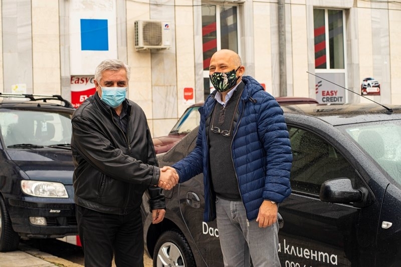 Община Мездра получи автомобил за безвъзмездно ползване по време на извънредното положение снимки