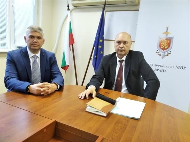 Бойко Рашков награди директора на областната дирекция на МВР във Враца