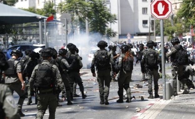 Над 100 души са ранени при безредици в Тел Авив