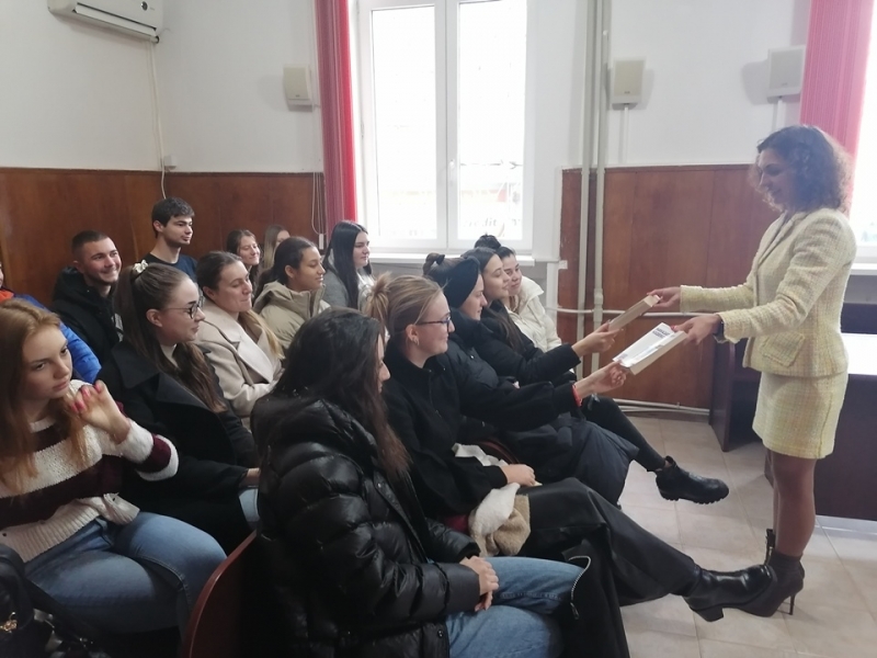 Съдия от Районен съд Враца проведе беседа с ученици от ПМГ „Акад