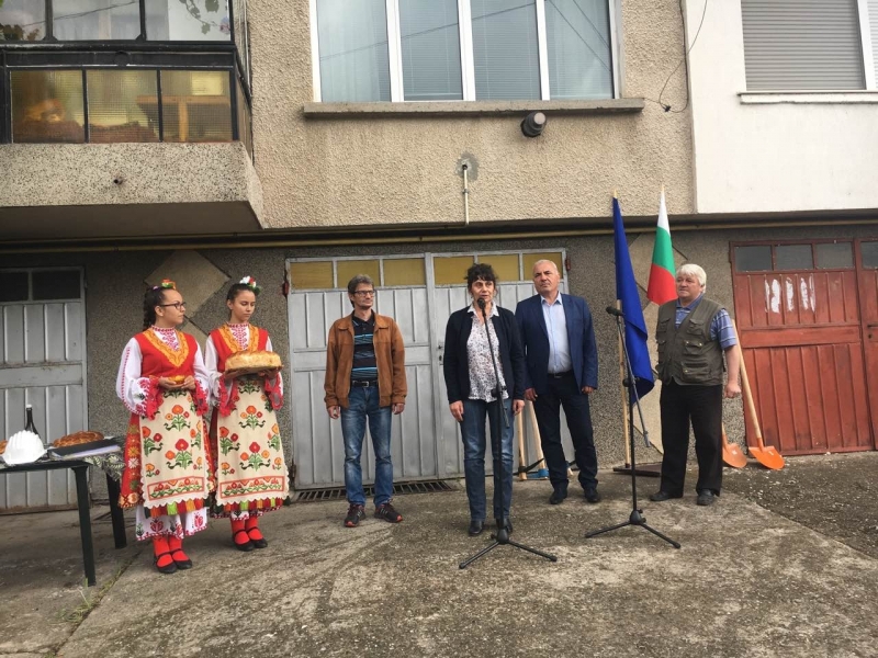 Община Мездра с първа копка по проекта за енергийно обновление на 13 сгради