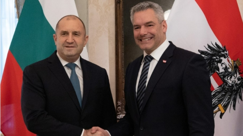 Заради ветото за Шенген Радев води австрийския канцлер на границата с Турция