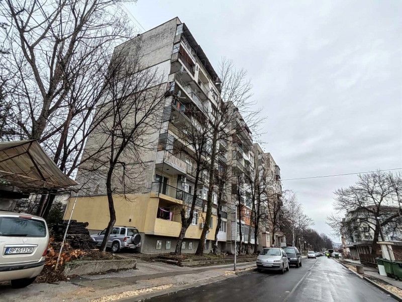 Одобриха за саниране 4 жилищни блока в Мездра снимки