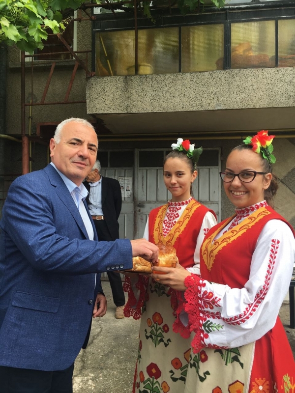 Община Мездра с първа копка по проекта за енергийно обновление на 13 сгради