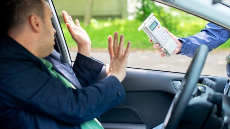 Спипаха почерпен шофьор зад волана във Враца