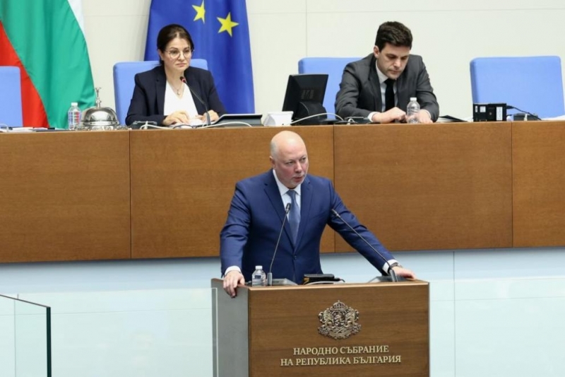 Росен Желязков остава депутат в НС отказа се от мястото си в ЕП