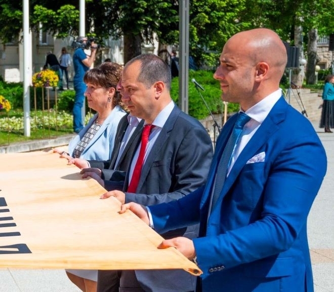 Мартин Харизанов Нека не спираме да споделяме искрата на просветлението