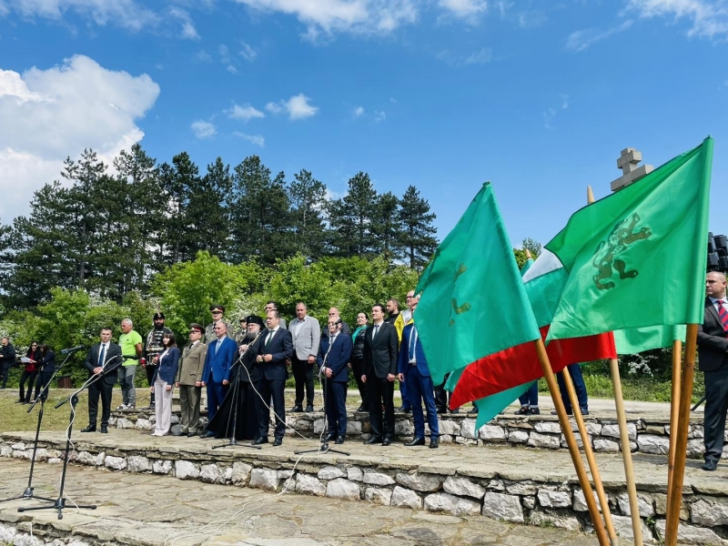 Премиерът Гълъб Донев от Околчица Подвигът на Ботев ни задължава да сме негови достойни