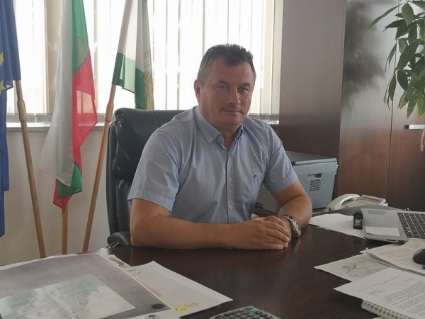 Кметът на Бяла Слатина честити празника на медиците