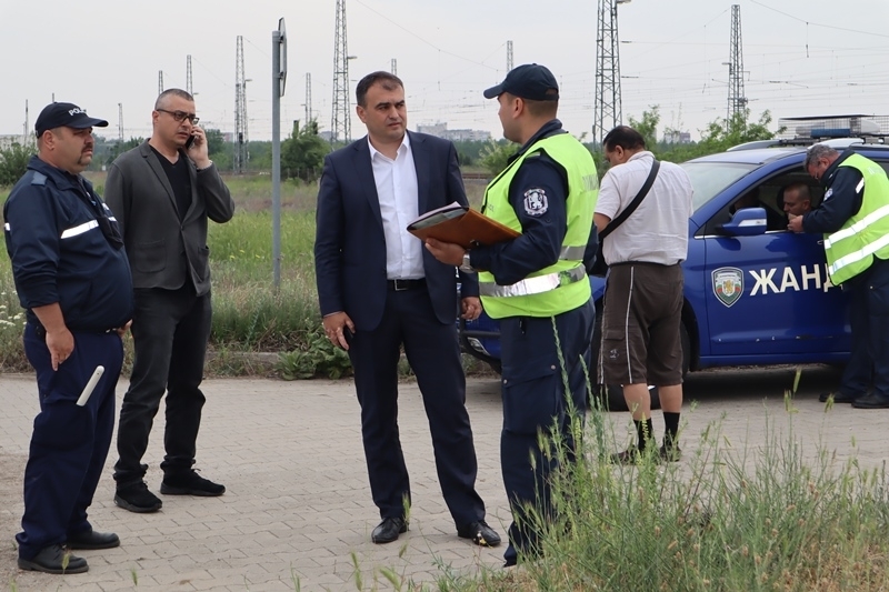 Ударна полицейска акция! 24 задържани в ромския квартал във Видин /снимки/