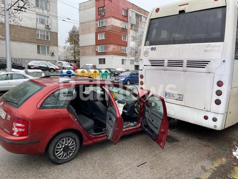 От МВР излязоха с подробности за катастрофата с автобус и Шкода във Враца