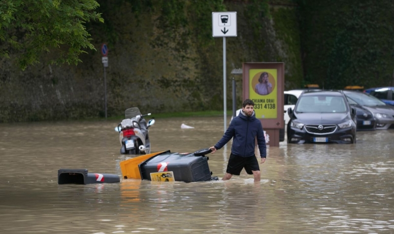 Обявяват бедствено положение в Италия след поройни дъждове убили 9 души и оставили хиляди без дом