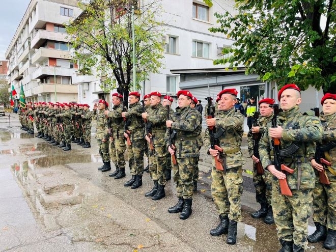 Почетоха паметта на героите от войните във Враца снимки