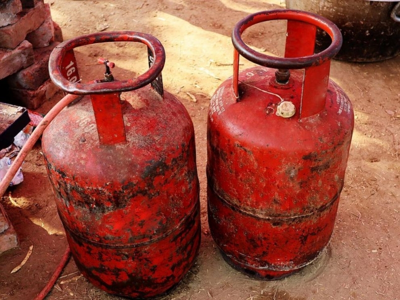 Жена е в болница след избухването на газова бутилка в дома ѝ