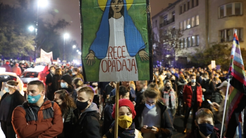 Отново масови протести срещу забраната за абортите в Полша