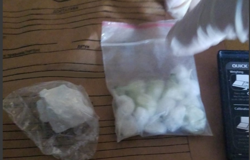 Ченгета иззеха дрога при обиск в дома на младеж от Враца