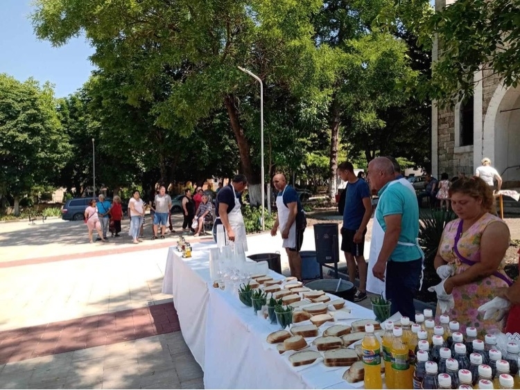 Отбелязаха храмовите празници на две села в община Бяла Слатина снимки