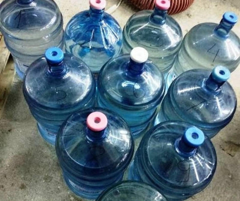 Митничари хванаха близо 200 литра ракия в туби за минерална вода на ГКПП Дунав мост Видин Калафат