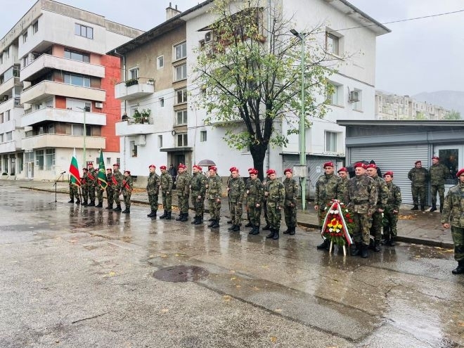 Почетоха паметта на героите от войните във Враца снимки