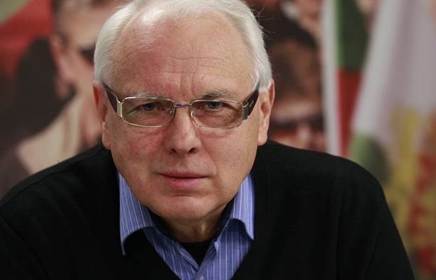 Велизар Енчев: Защо Сидеров клекна пред Цветанов? Иска да става евродепутат