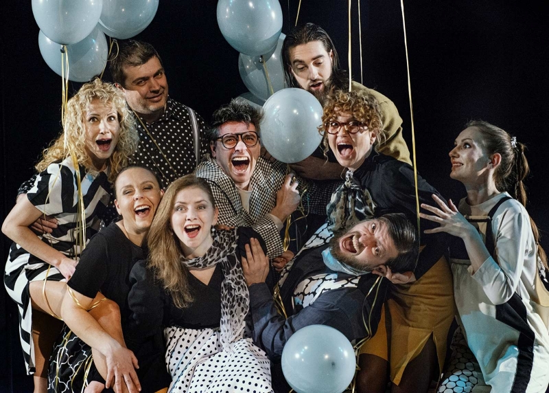 Спектакълът „Гимнастика за бременни“ на врачанския театър в основната програма на „Друмеви