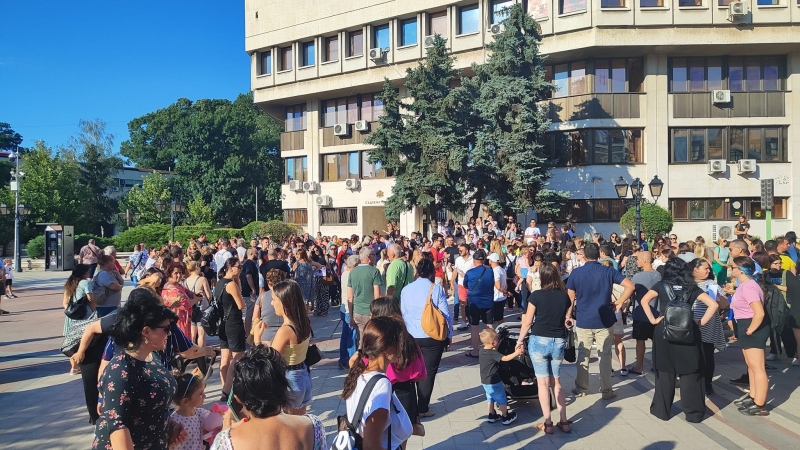 И видинчани излязоха на протест в подкрепа на 18 годишната Дебора снимки