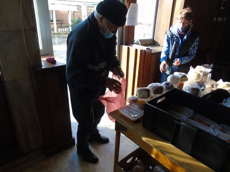 В община Бяла Слатина стартира проект Топъл обяд в условията на пандемия снимки