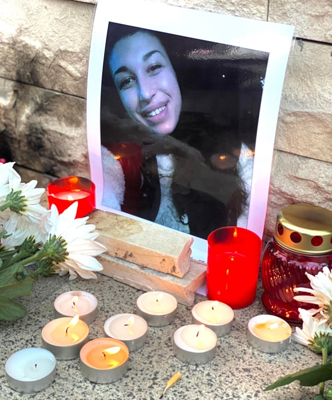 Изписаха от болницата бебето на починалата родилка във Велико Търново