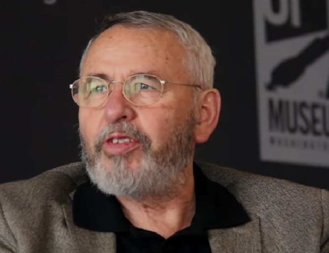 Почина Тони Мендес бившият агент на ЦРУ вдъхновил филма „Арго“