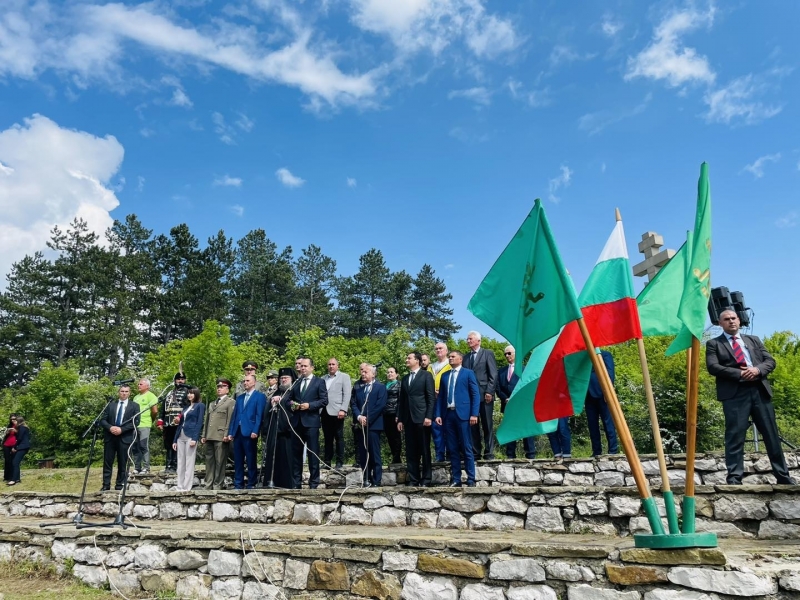 Премиерът Гълъб Донев от Околчица Подвигът на Ботев ни задължава да сме негови достойни