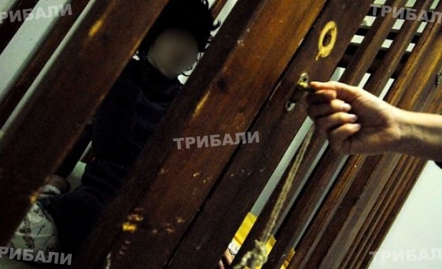 Баща не дава децата си на майка им